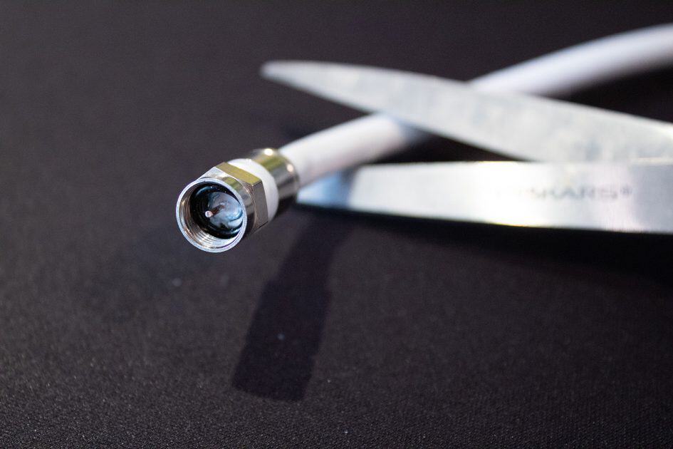 How to Watch TV Without Cable in 2025 | Watch Live Cable TV Online